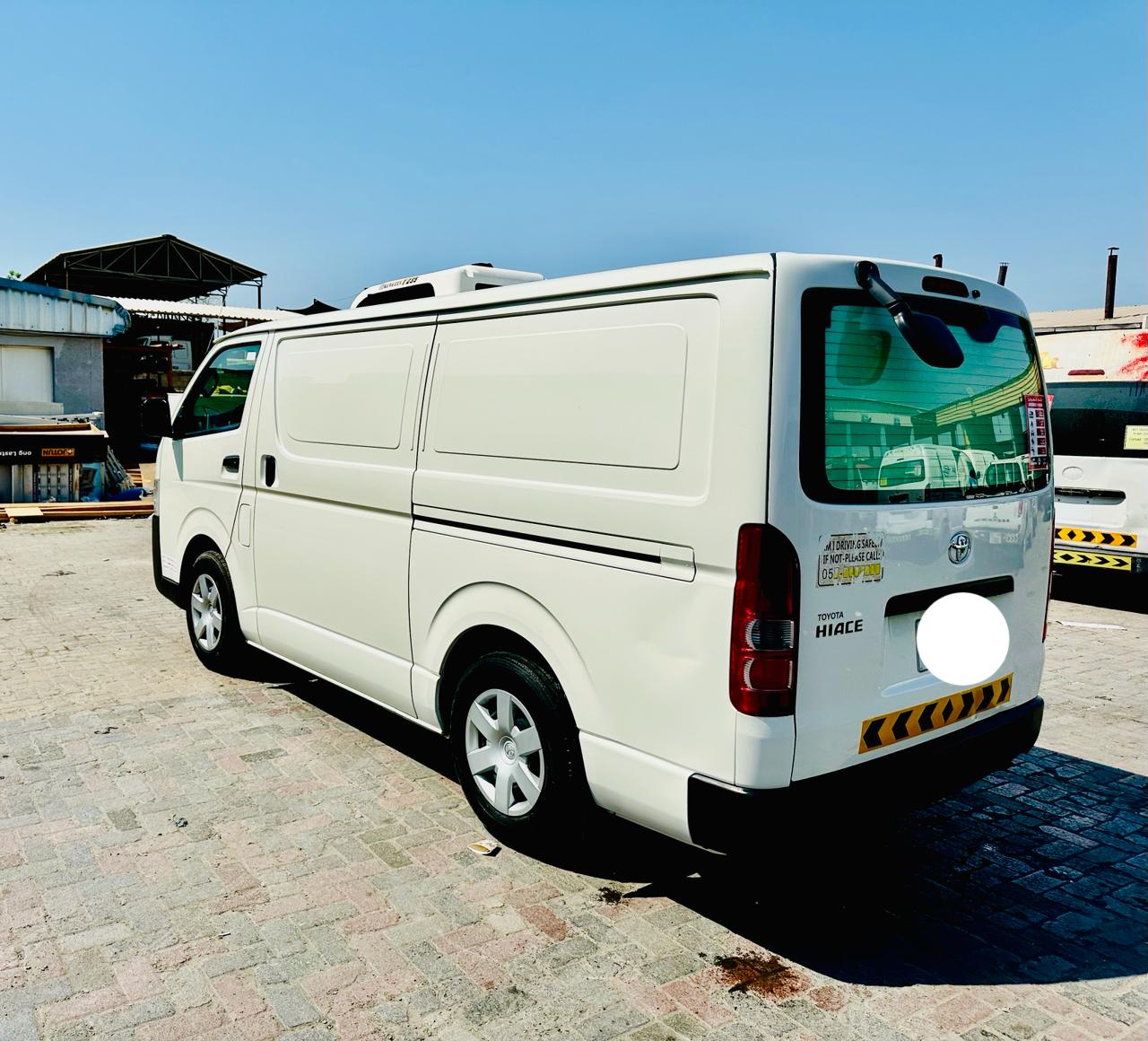 Chiller Van Dubai, Chiller Truck Rental Services in AbuDhabi